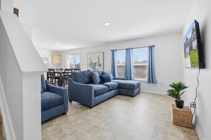 New-new! Wifi, Parking, Washer/dryer - Indianapolis, IN