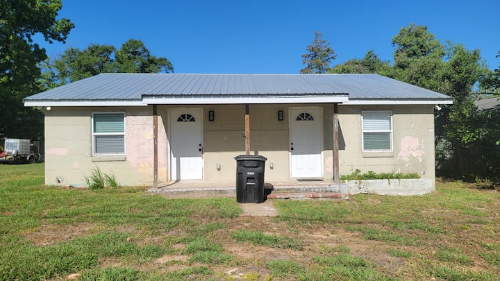 House On Saxon - Tallahassee