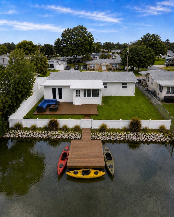 Lake House W/ Kayaks, Fishing & Heated Comm Pool - Holiday, FL