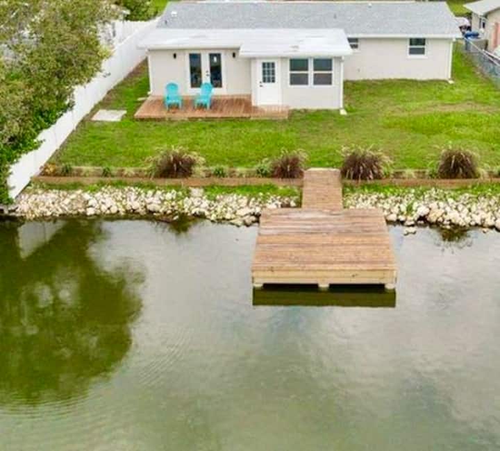 Lake House With Kayaks, Fishing & Community Pool - Holiday, FL