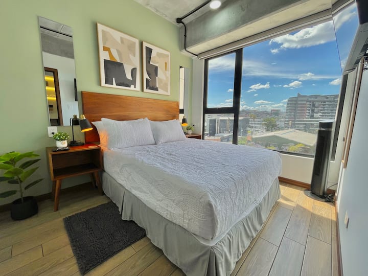 Moderno Loft En Zona 4 Con Balcón Y Hermosa Vista - Guatemala