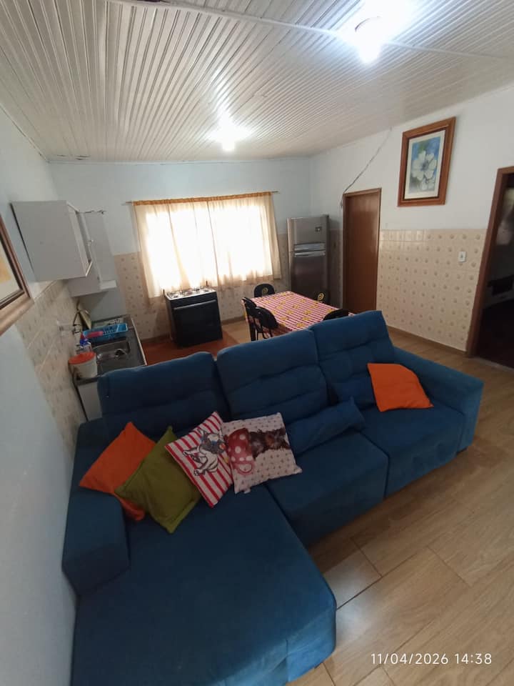 Alugo Suítes C/ Ar, Wi-fi, Cozinha Estacionamento - Toledo