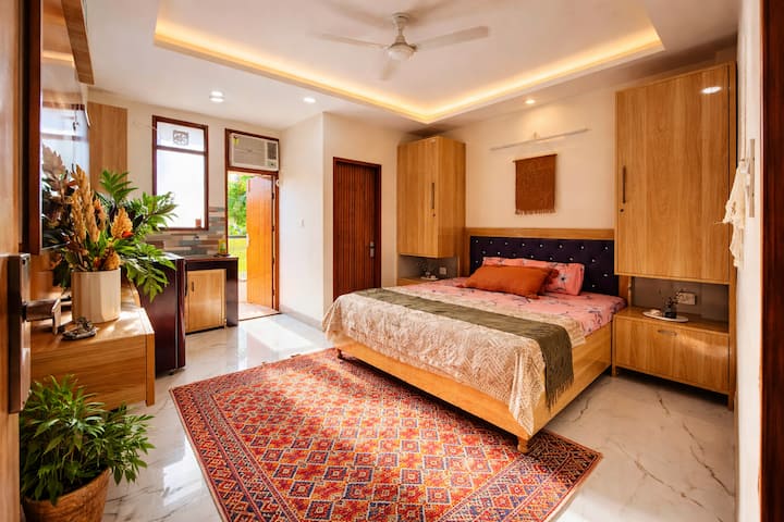 Velvet Stay - Cozy Stay With Balcony | Superhost - New Delhi