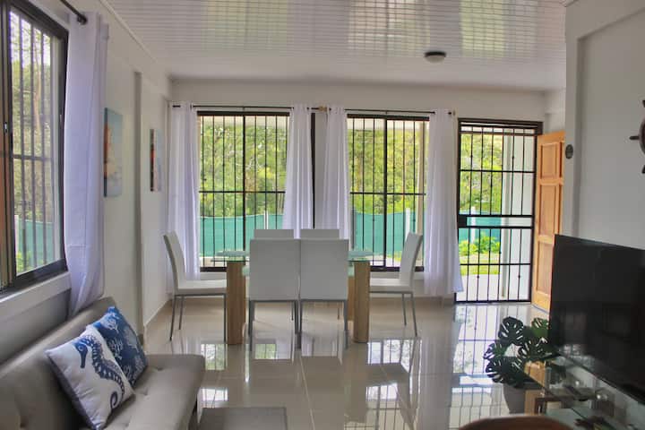 Casa Silvia: Piscina, Wifi Starlink Y Petfriendly - Orotina