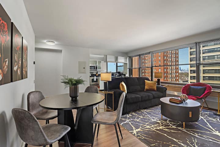 Sunlit 2br | Fully Furnished & Spacious Apartment - Wrightwood - Chicago