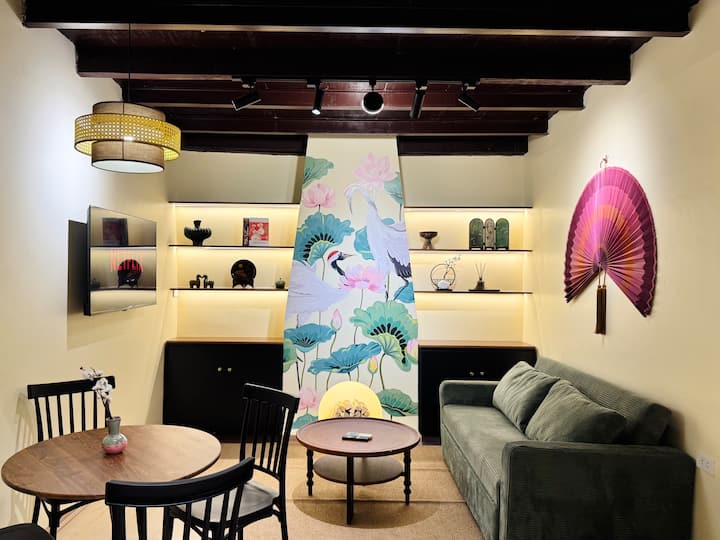 Night Market Location•loft W/bath Tub•locker•max 6 - Hanoi