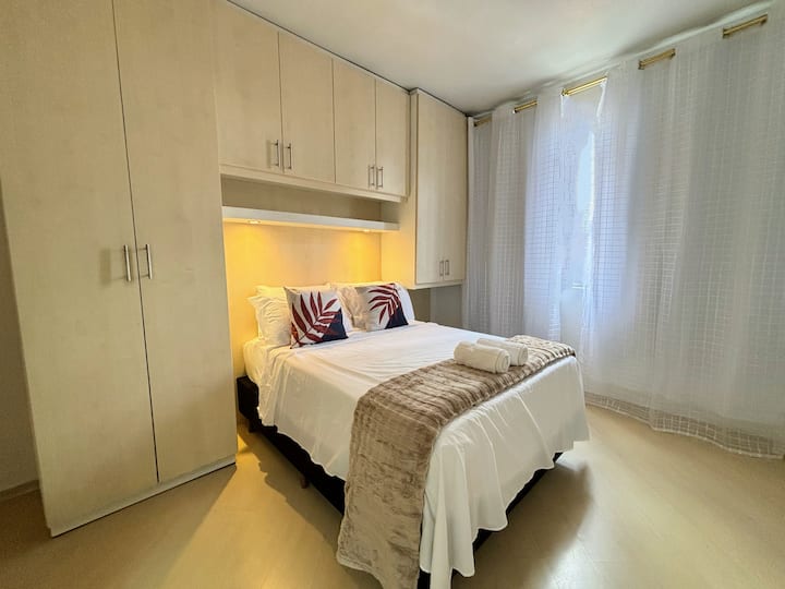 Apartamento Agua Verde 5 Min/centro Com Garagem - Curitiba