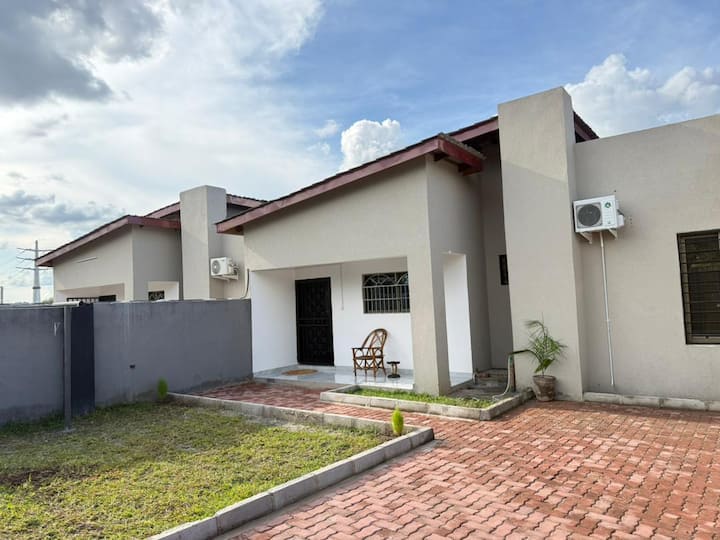 Private In Foxdale Fast Wi-fi & Full Yard Access - Zambia