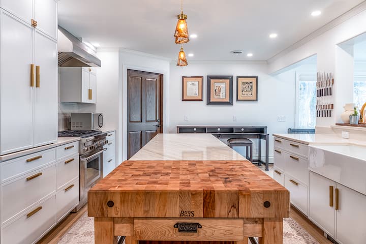 New Listing—bright & Modern Home In Downtown Cody - Cody, WY