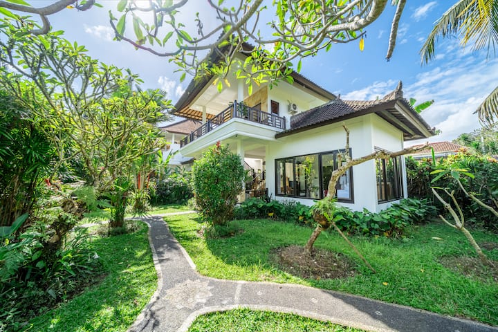 Chic 2br Villa In Calm Ubud Complex W Spa+2 Pools - 우부드