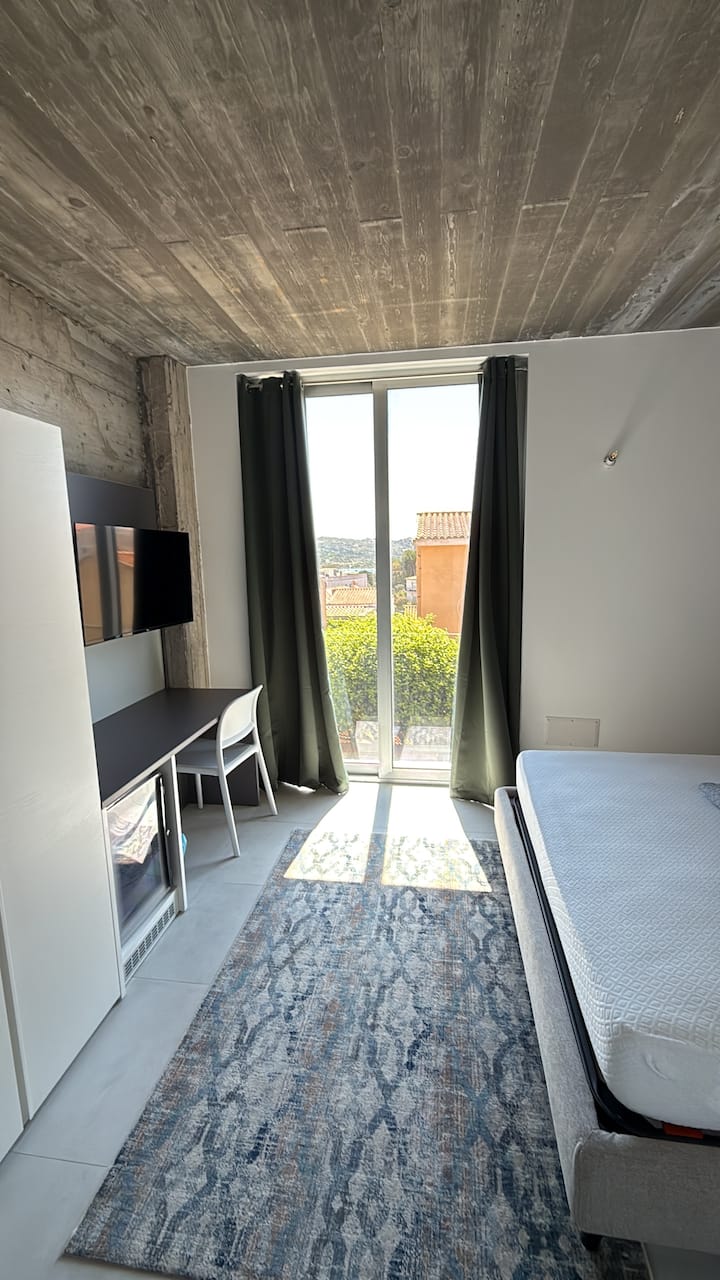 Camera Grey - La Maddalena