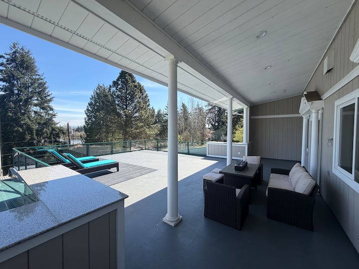 Fabulous 2bed/2bath With Lake View - Mukilteo, WA