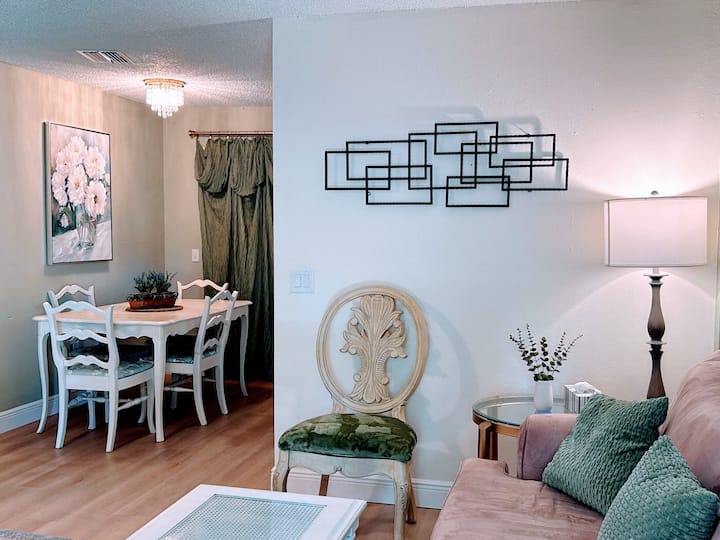 2 Bedroom Home In Downtown New Port Richey - New Port Richey, FL