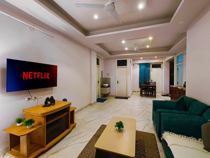 Kashi Gharana | Luxe 2bhk Stay Near The Ghats - India