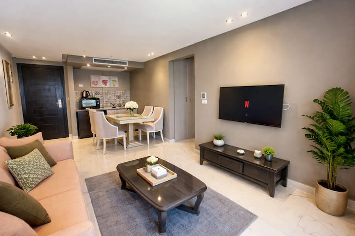 Chic Stays | 1 Br Pool & Sea View Hotel Apartment - Hurghada