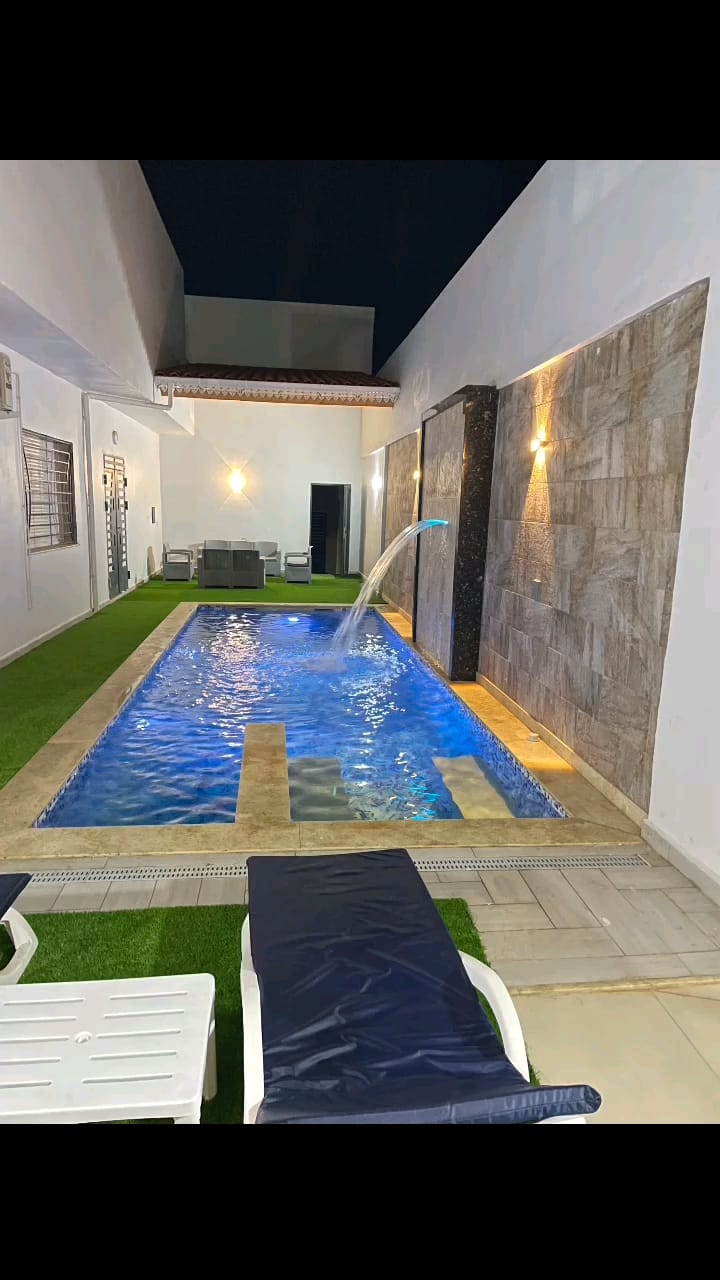 Villa Avec Piscine Chauffée - Algérie