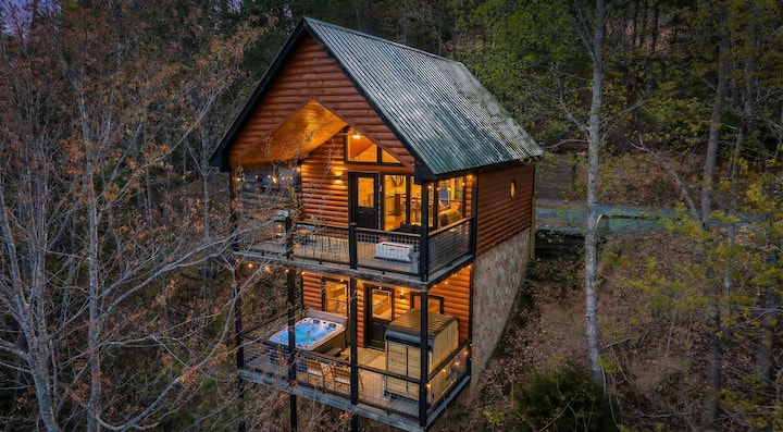 Couples Escape-sauna-theater-hot Tub-firepit-views - Wears Valley, TN
