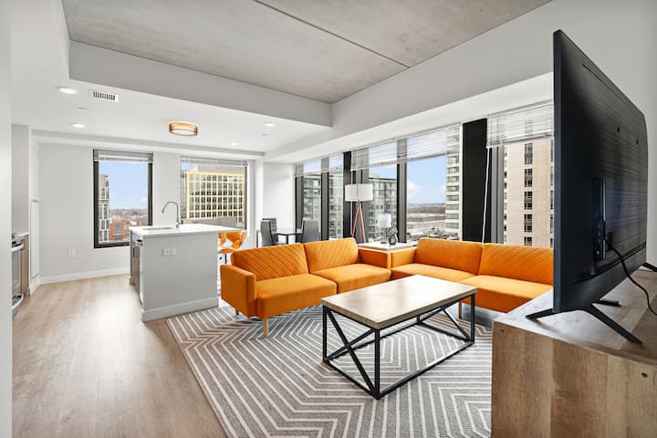High-end Modern 3br 3ba Condo Assembly Square - Boston, MA