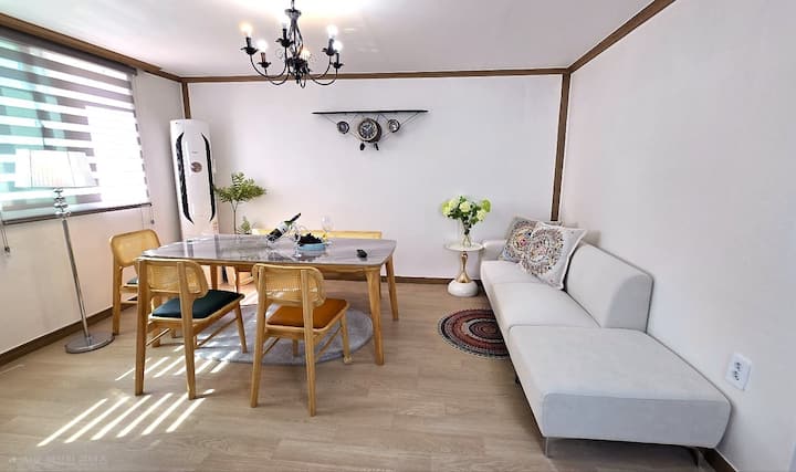 감성적인 공간과 넓은 독채, 편리한 주차까지 갖춘 조용한 휴식의 공간, 모모스테이 102호 - 원주시