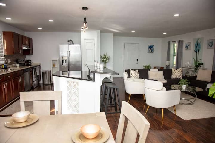 Comfy Marietta Home - Marietta, GA