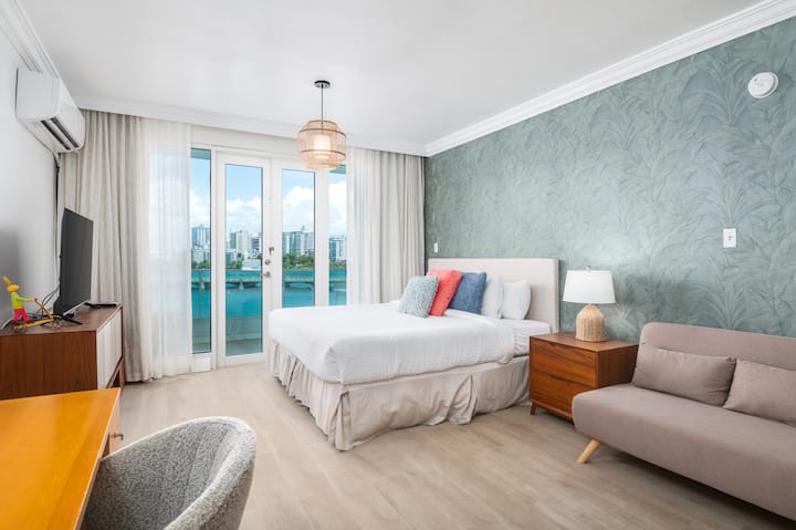 Stylish Condado Studio | Lagoon Views - San Juan