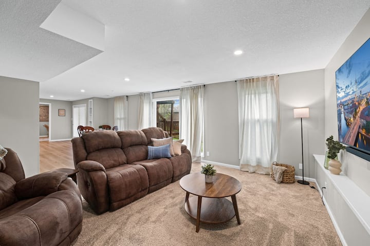 Private 2br Suite W/ Full Kitchen + Laundry - 올라쓰