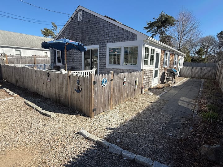 New Listing! Cozy Cape Escape-walk To The Beach - Dennis