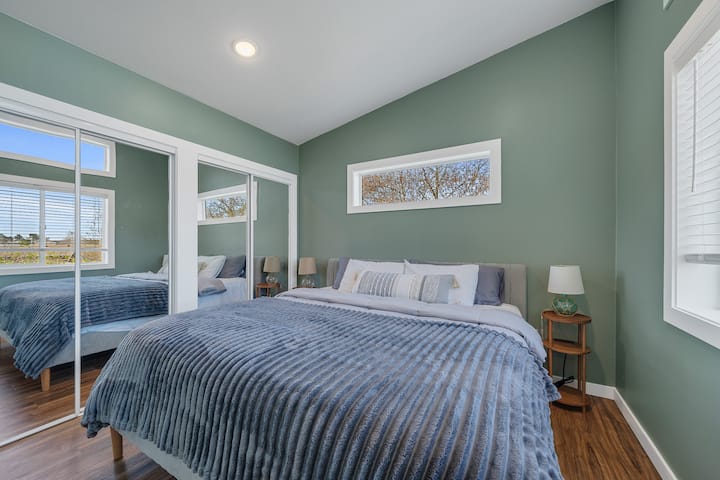 Salt & Spruce| King Bd| Pet Friendly| Walk 2 Bch - Rockaway Beach, OR