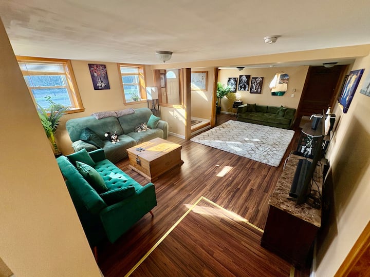 Green Gate - Hamilton, NY