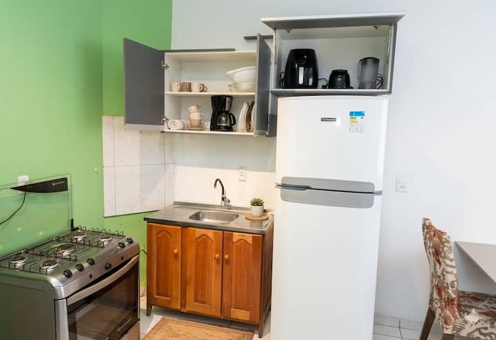 Kitnet Espaçosa E Localizada, 2 Camas + Cozinha - Santarém