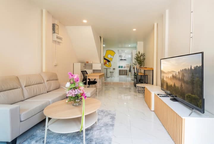 Spacious 4br Home Khao San Area | 5 Baths - Bangkok Noi