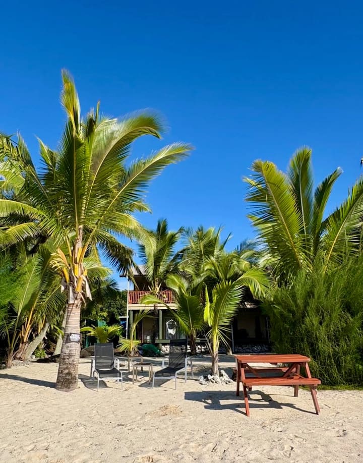 Beachfront 3br With Free Wi-fi & Ocean Views - クック諸島