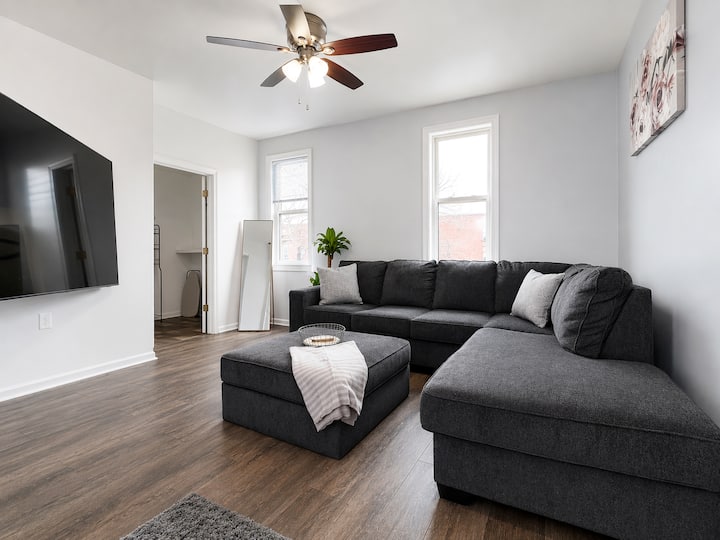 Two Bedroom Apartment Close To Zoo - Omaha, NE