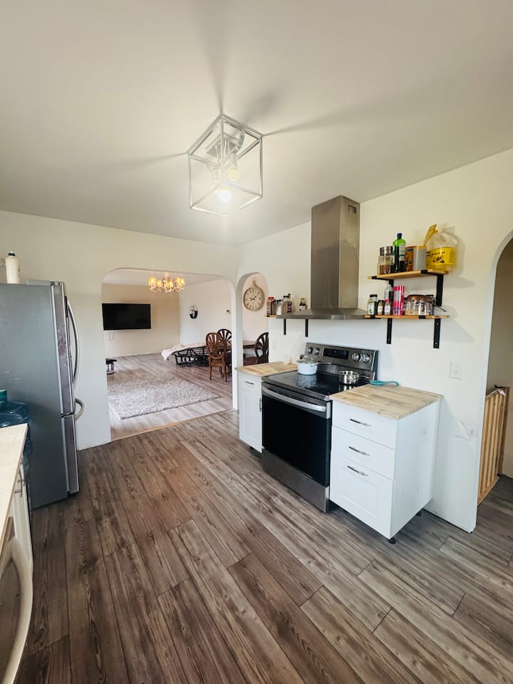 Rose Country Escape - 캠로즈