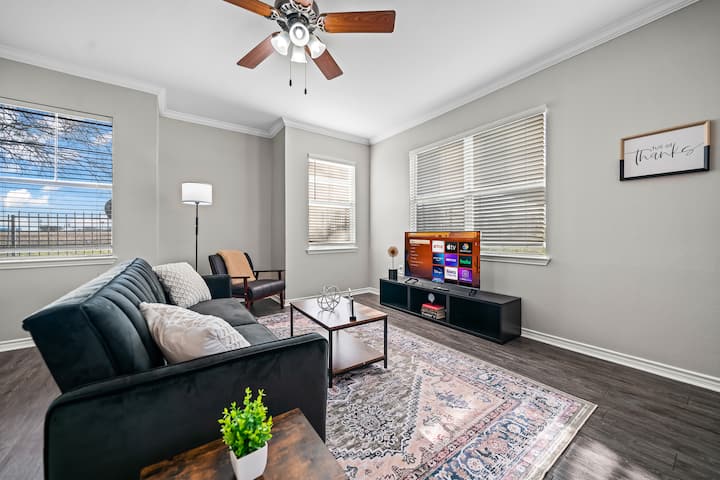 Modern Comfort Retreat Premium Stay In Haltom City - Woodhaven - Fort Worth