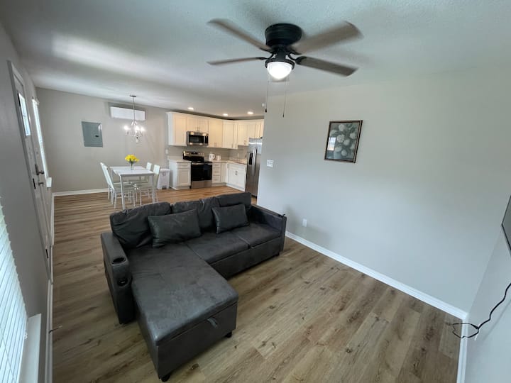 New Build, Modern Studio. Minutes From The Beach. - Navarre Beach, FL
