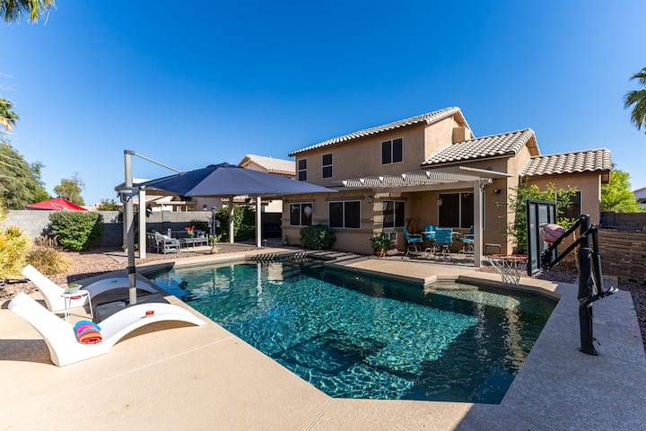 Sunset Desert Retreat Pool/patio 5 Bedroom 6 Bed - Goodyear, AZ