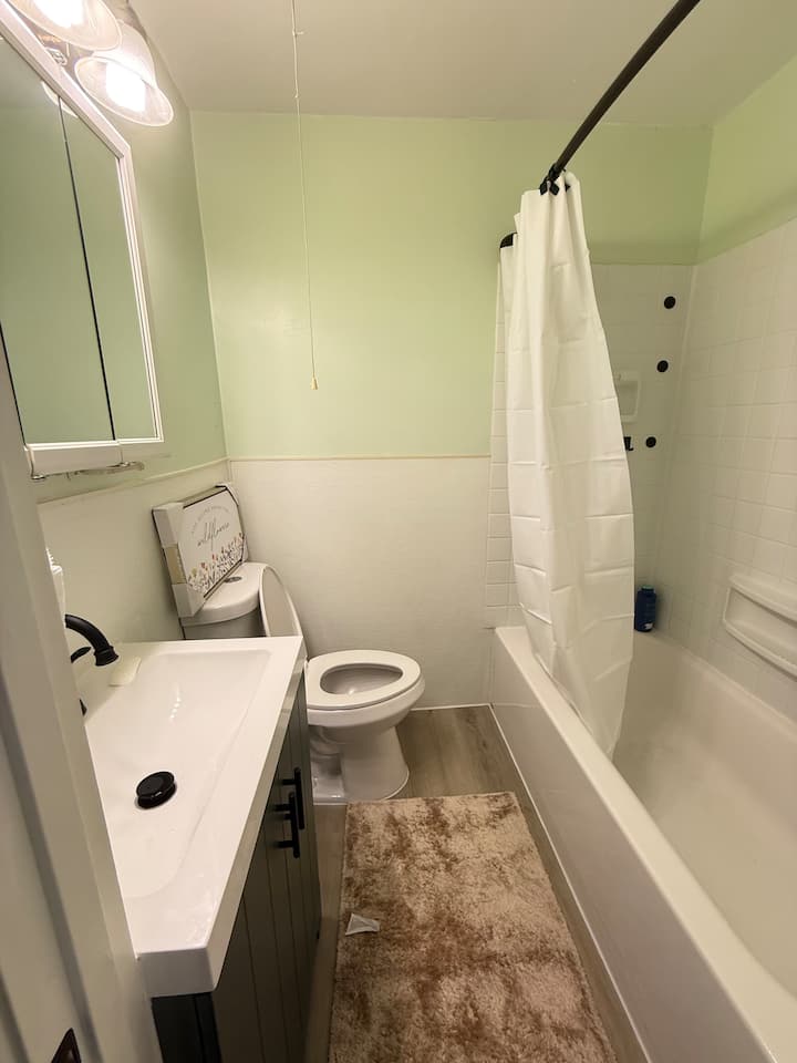 Townhouse Apartment - Essex, MD