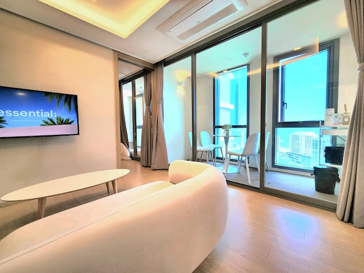 24c | 초고층 사이드 오션뷰 | 해운대해변5분 | 무료짐보관 - Busan