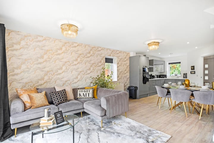 Whiskawaystays - Mystic Heights - Luxury Home - Worcester