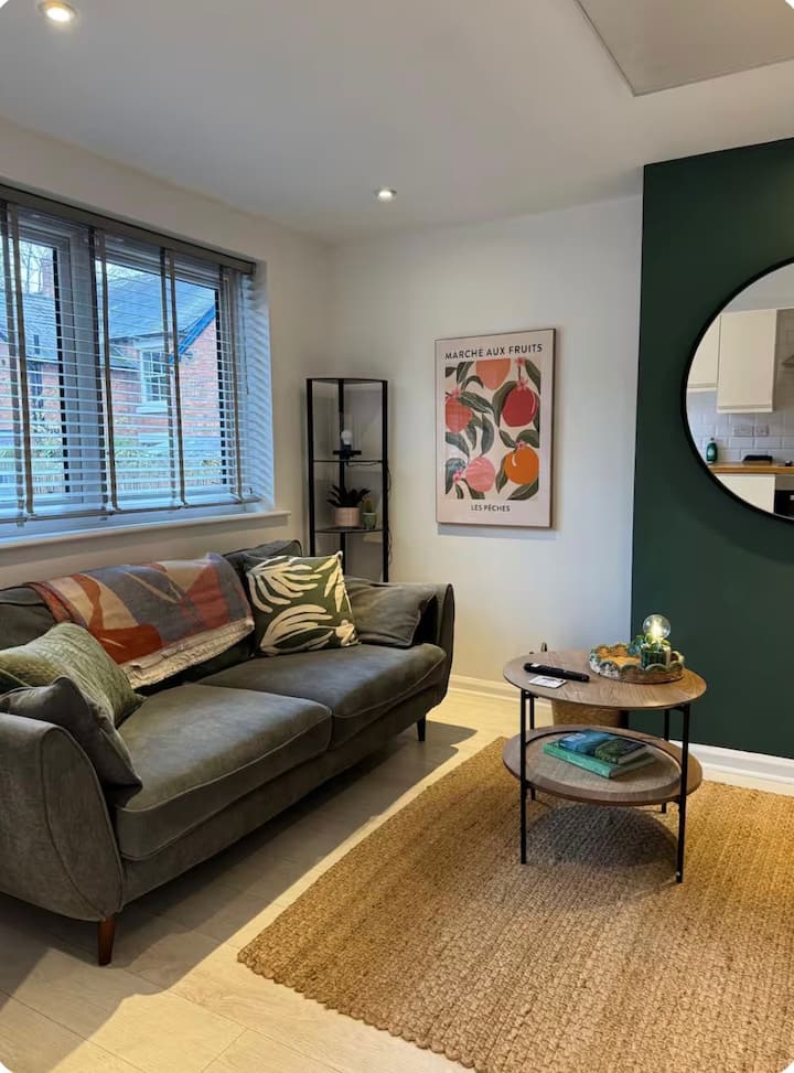 Superb Location With Parking - シュルーズベリー