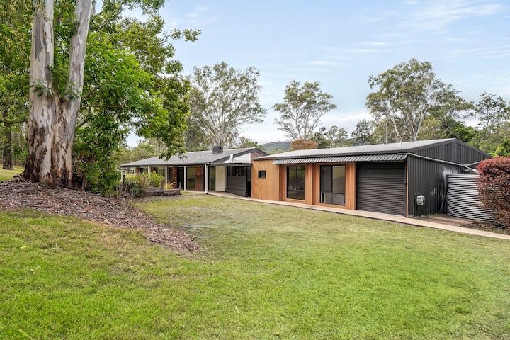 Arielle's Hideaway Retreat - Sleeps 12pp - Tamborine National Park