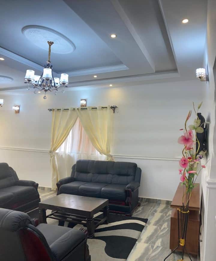 Apparemment Meuble - Cameroon