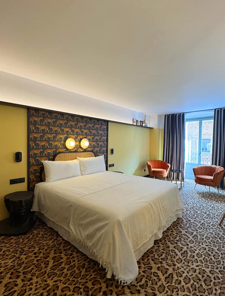 Hotel Divino · Hab Doble Deluxe Adaptada Mr - Figueres