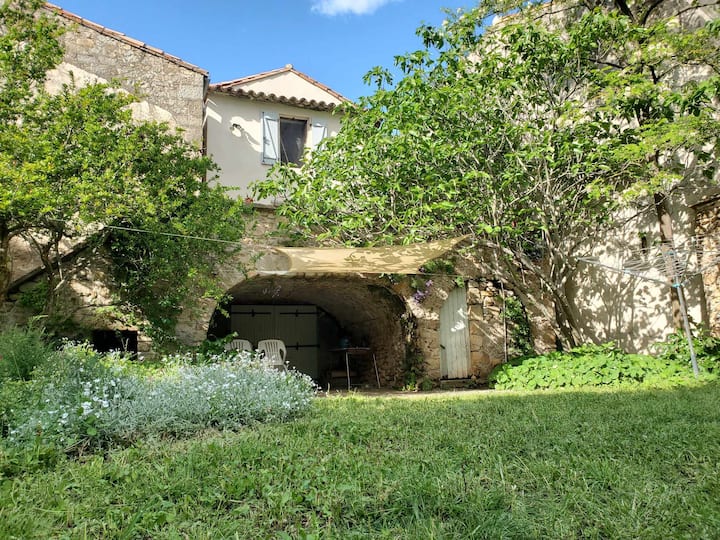 Dortoir Dans Une Ancienne Grange - Lamalou-les-Bains