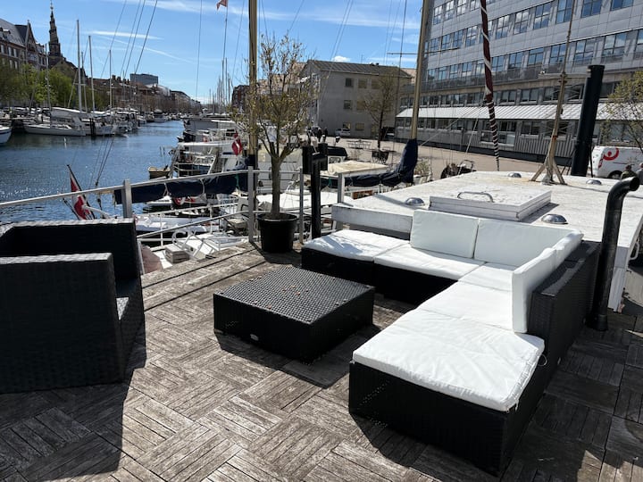 Bo På En Båd I Christianshavns Kanal - Copenhaguen