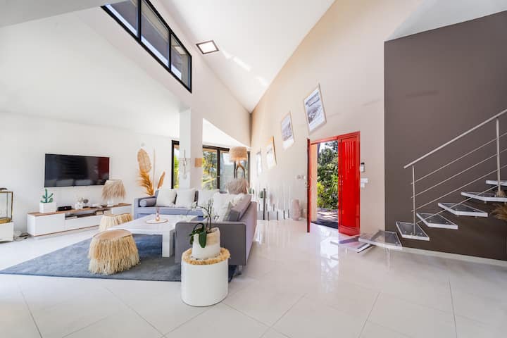 Villa Luma : Design Unique & Vue Mer - Antibes