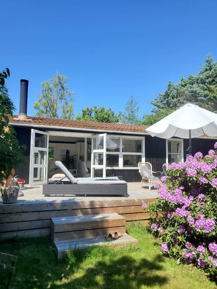 Skønt Sommerhus Med Stor Have Og Vildmarksbad - Denmark