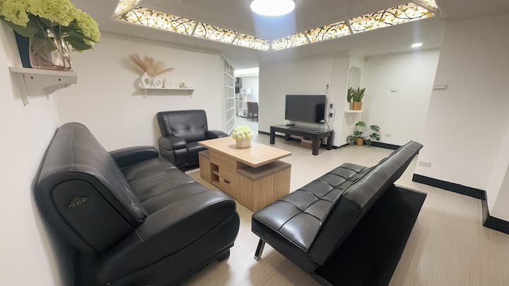 Spacious Xinyi 2br | Walk To Taipei 101, Ticc, Mrt - 內湖區