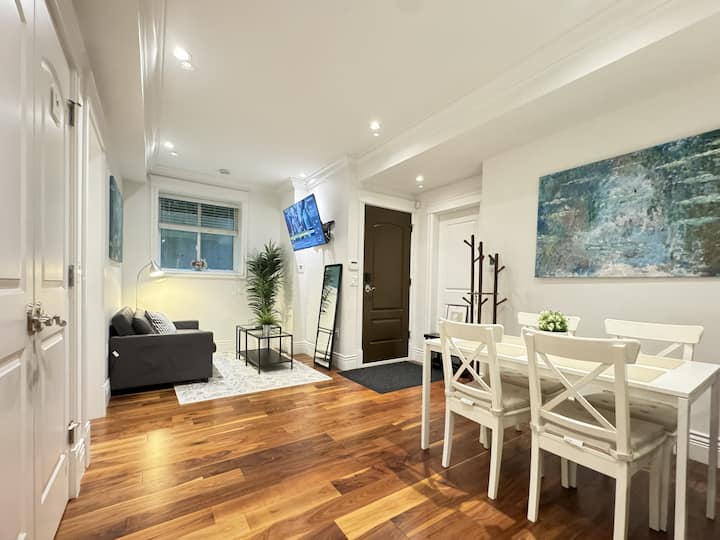 Bright And Cozy Private Getaway Free Parking Fifa - North Vancouver